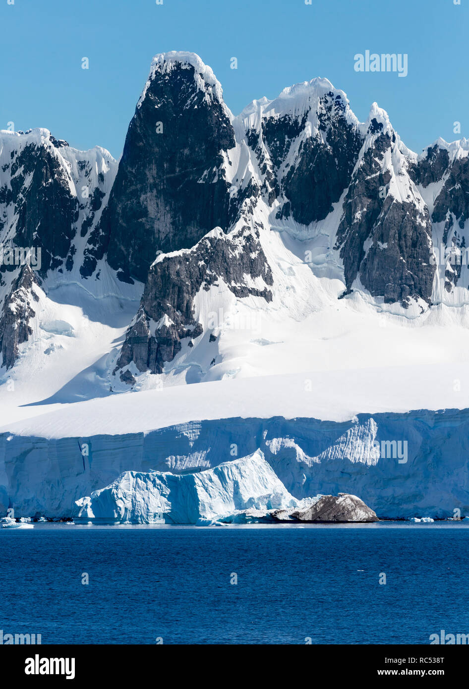 Nature and landscapes of Antarctica. Studying of a phenomenon of global ...