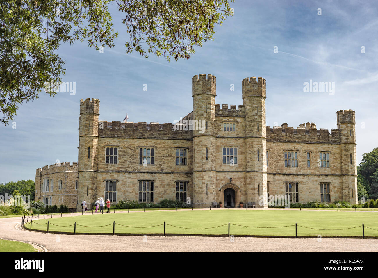 Leeds castle garden hi-res stock photography and images - Alamy