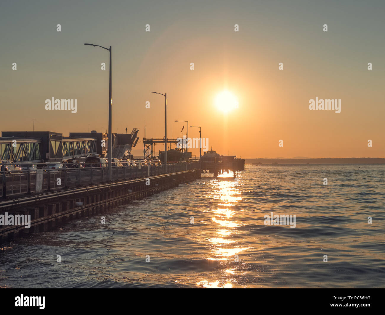 Docks washington state ferry hi-res stock photography and images - Alamy