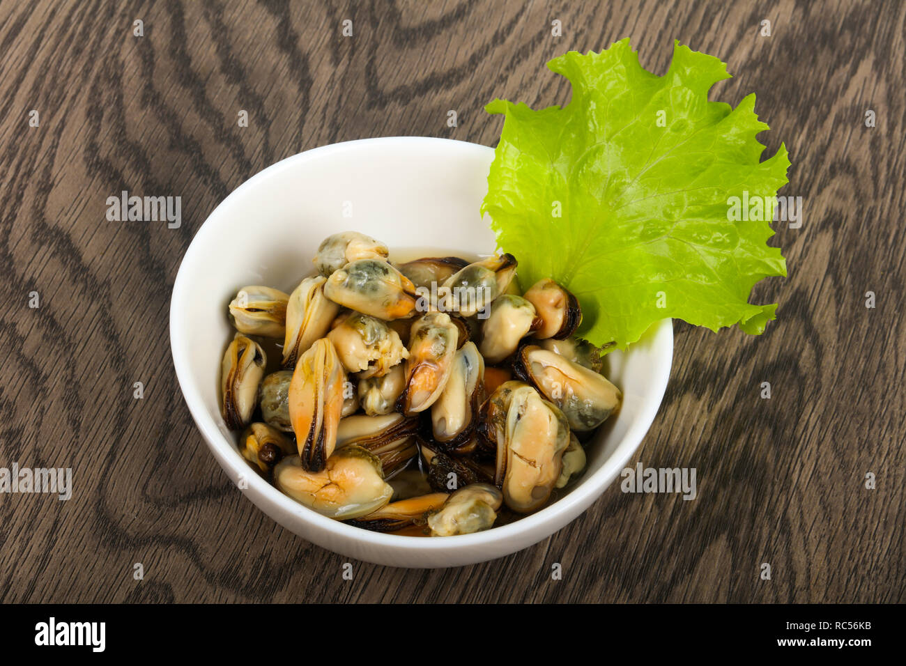 Marinated blue mussels hi-res stock photography and images - Alamy