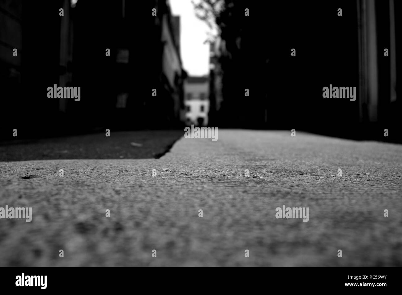 Low traffic neighbourhood sign hi-res stock photography and images - Alamy