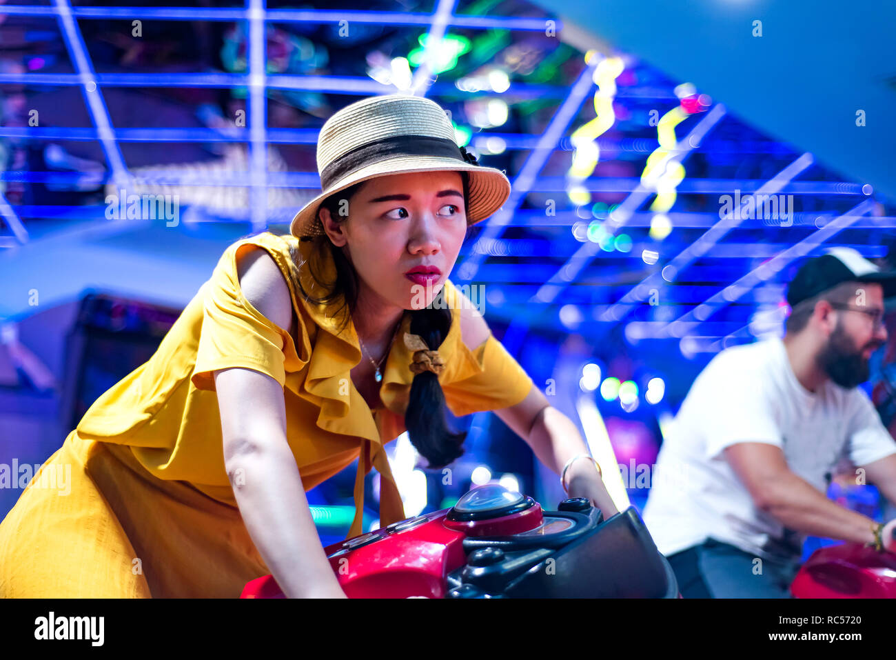 Arcade center hi-res stock photography and images - Alamy