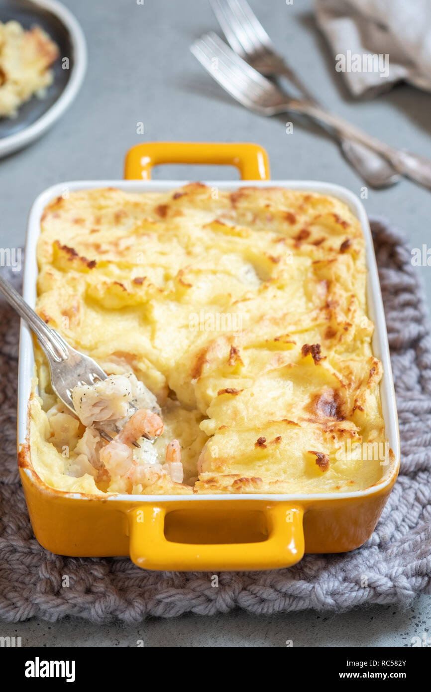 Fish pie topped with mashed potato Stock Photo - Alamy