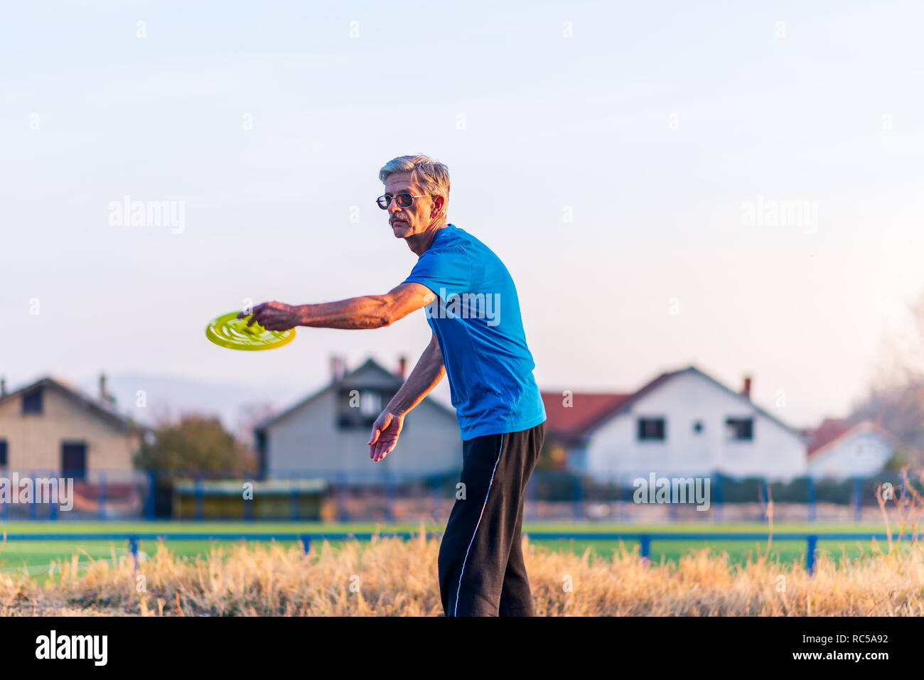 Flying disk park hi-res stock photography and images - Alamy