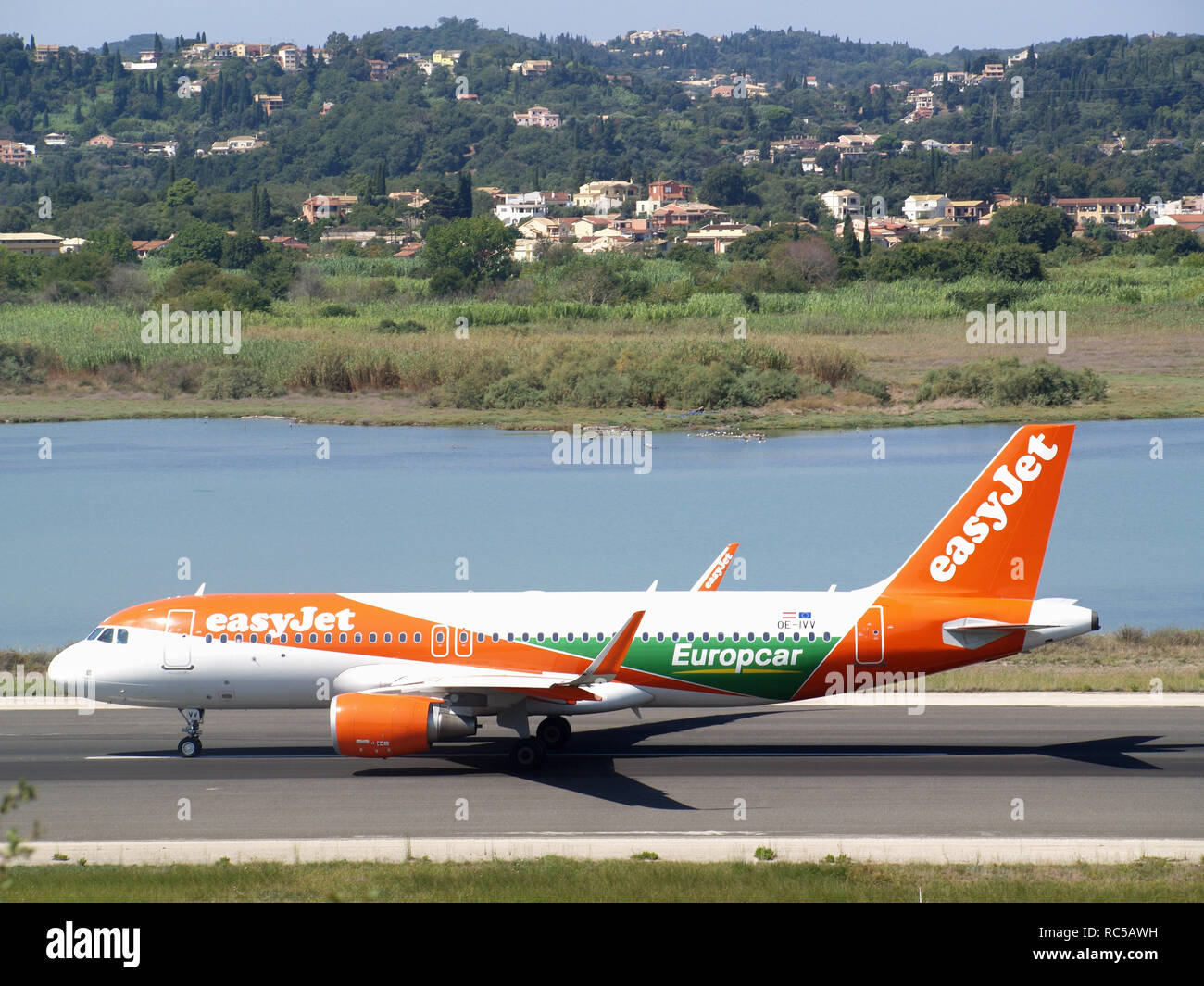 Easyjet, Airbus A320-214 flight number OE-IVV taking off at Ioannis ...