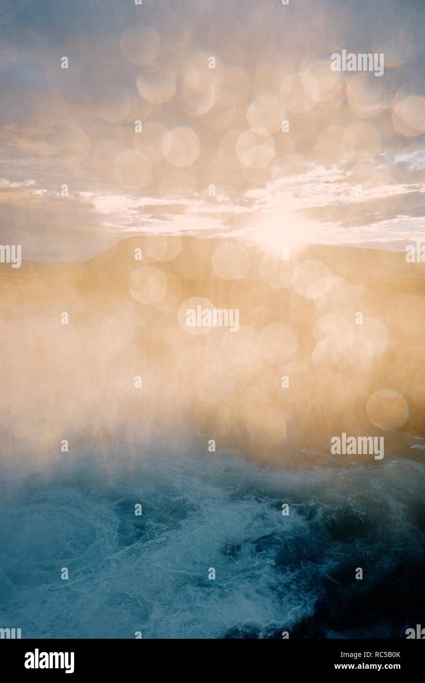 Water glinting in the sun hi-res stock photography and images - Alamy