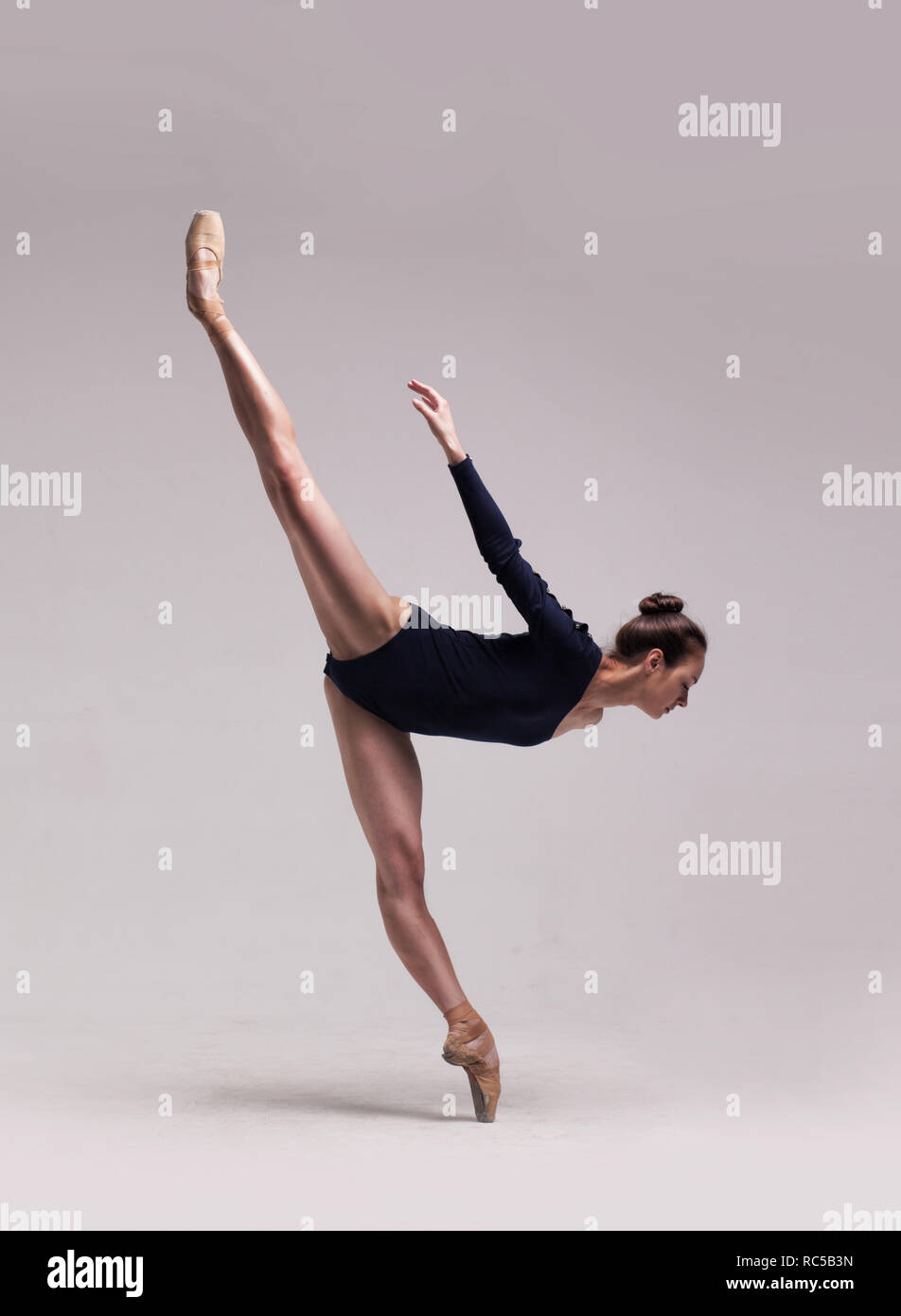 Ballet leap hi-res stock photography and images - Alamy