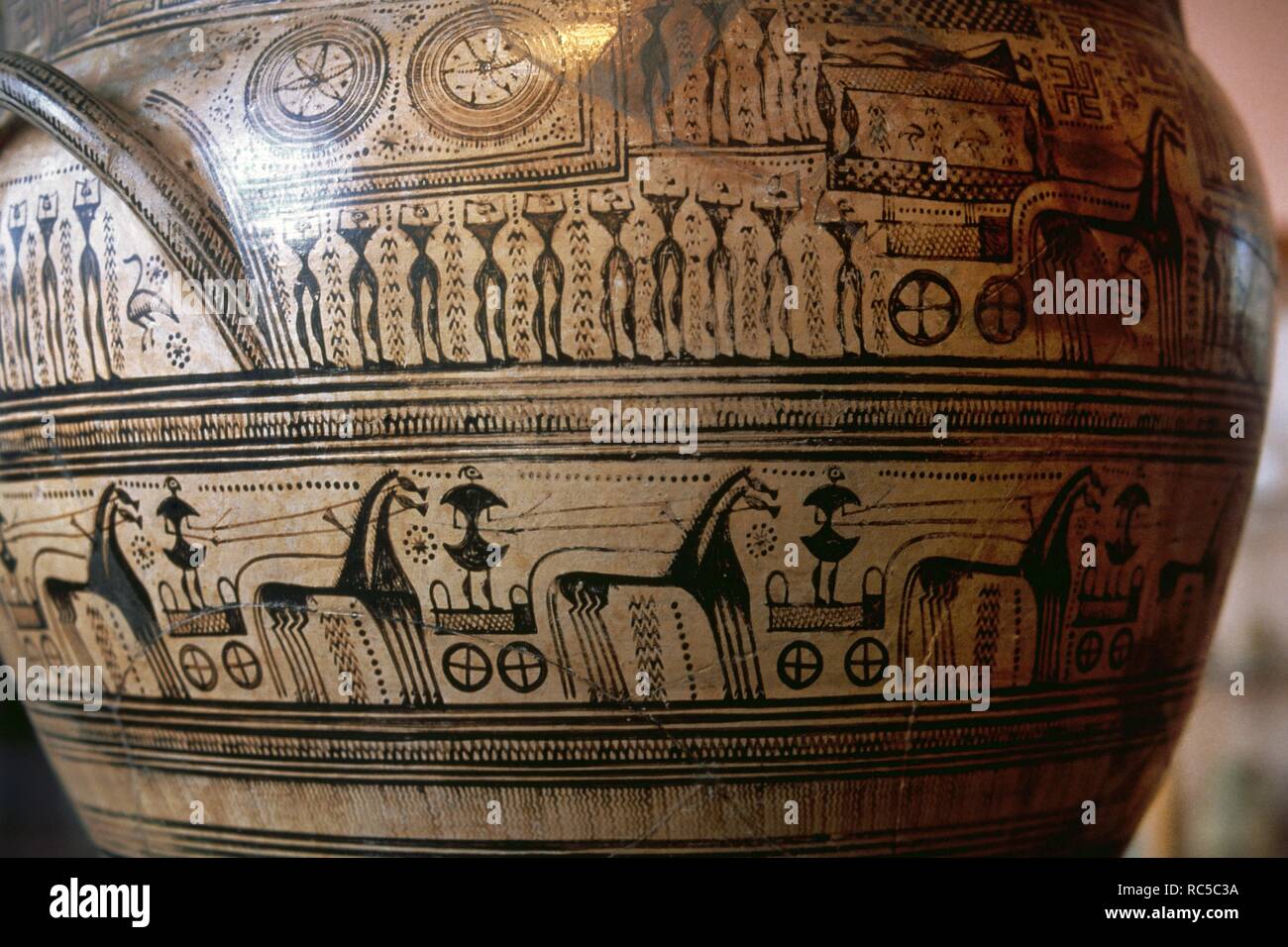 The dipylon krater or dipylon vase hi-res stock photography and images ...