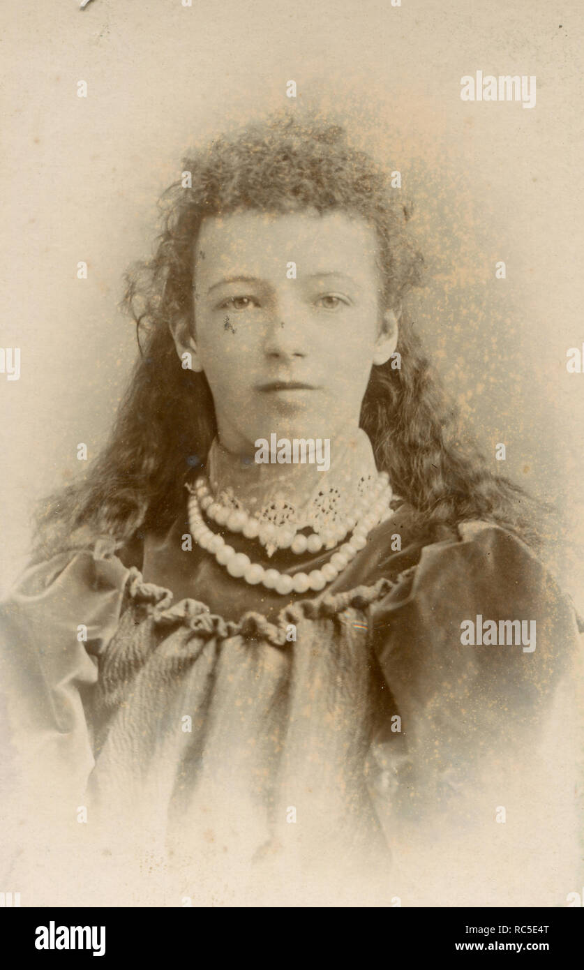 Cabinet card picture hi-res stock photography and images - Alamy