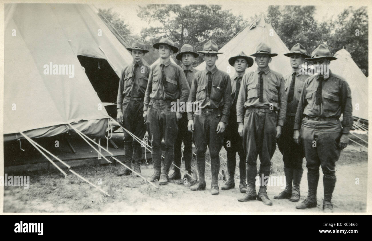 Young british soldier wwi hi-res stock photography and images - Alamy