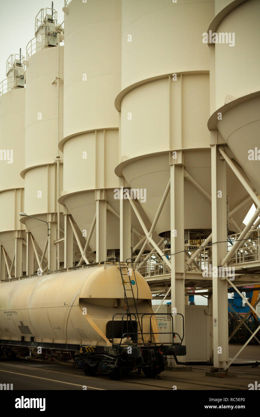 Factory Silos Plant Silo Stock Photos & Factory Silos Plant Silo Stock ...