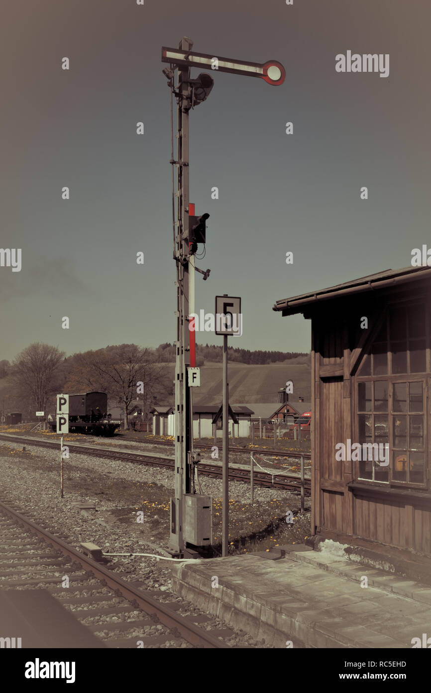 Mechanical railway signal hi-res stock photography and images - Alamy