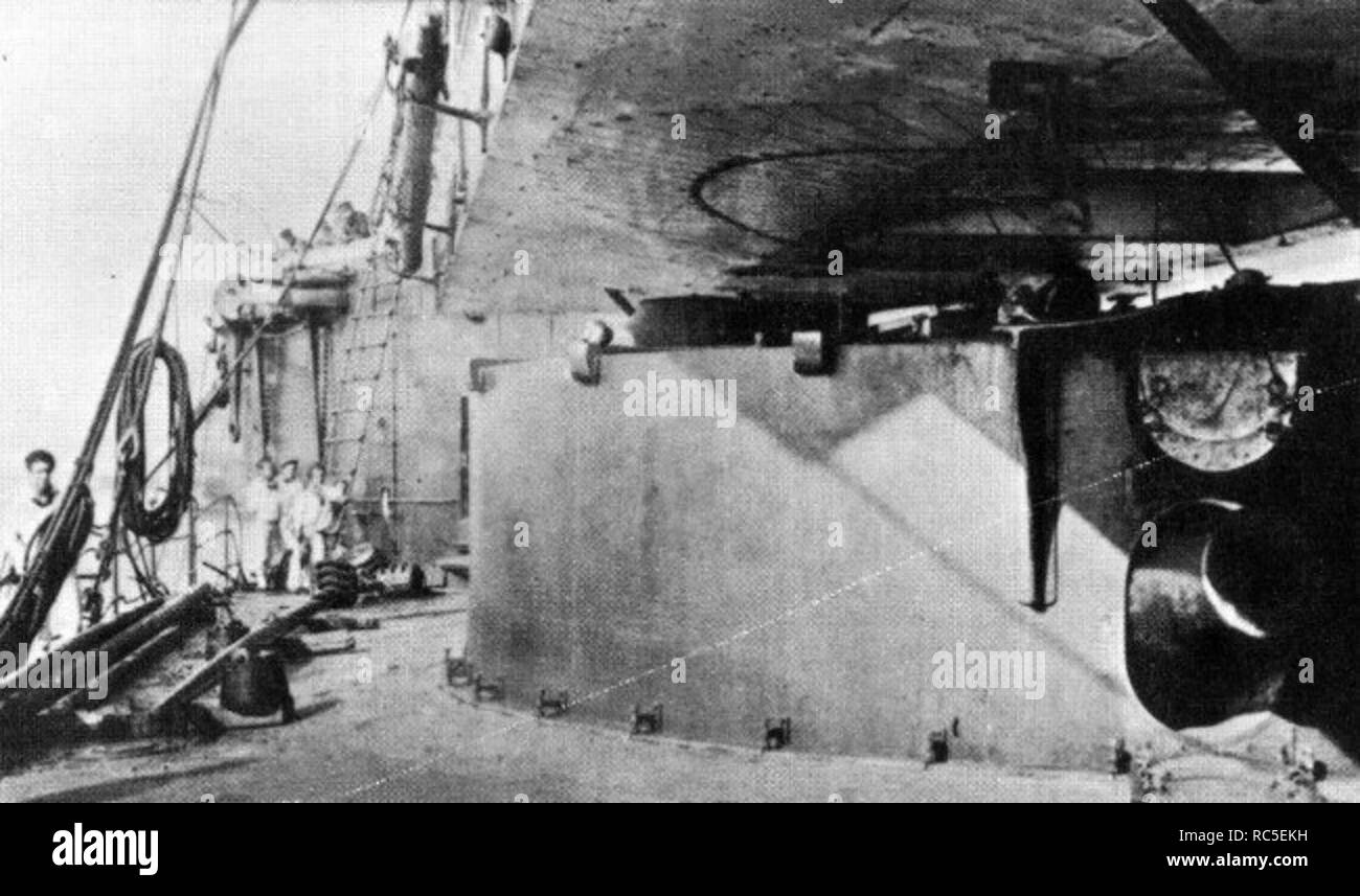 Hms captain hi-res stock photography and images - Alamy