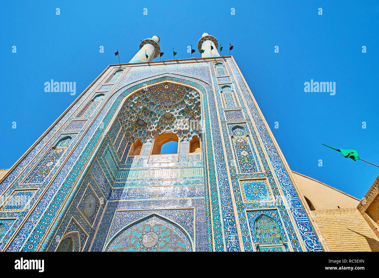 Muqarnas blue mosque hi-res stock photography and images - Alamy