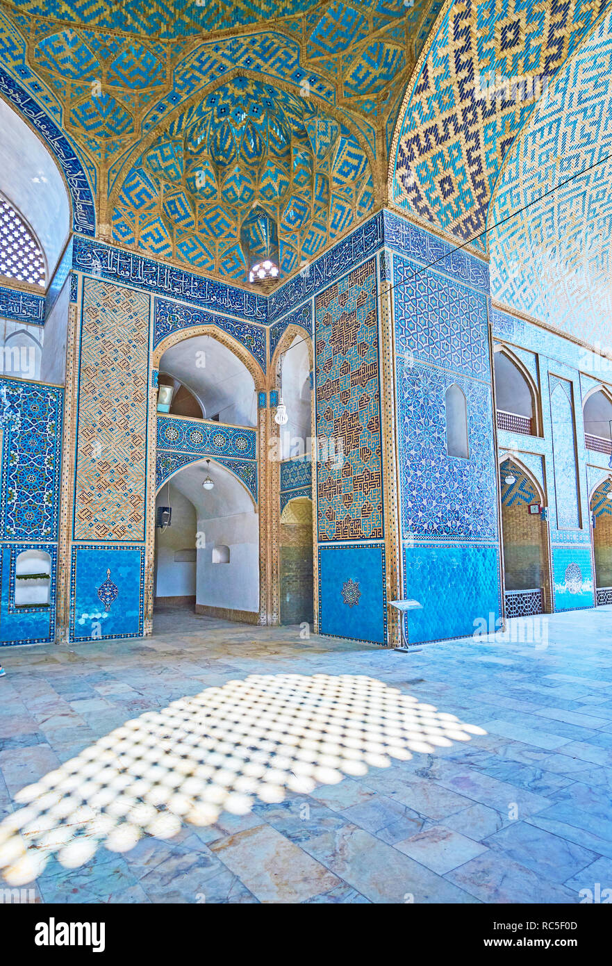 YAZD, IRAN - OCTOBER 18, 2017: The ornamental shade from Persian screen ...