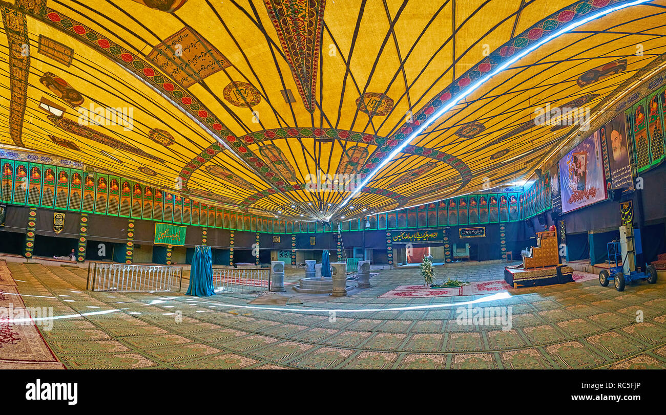 YAZD, IRAN - OCTOBER 18, 2017: Panorama of the prayer hall in tent ...
