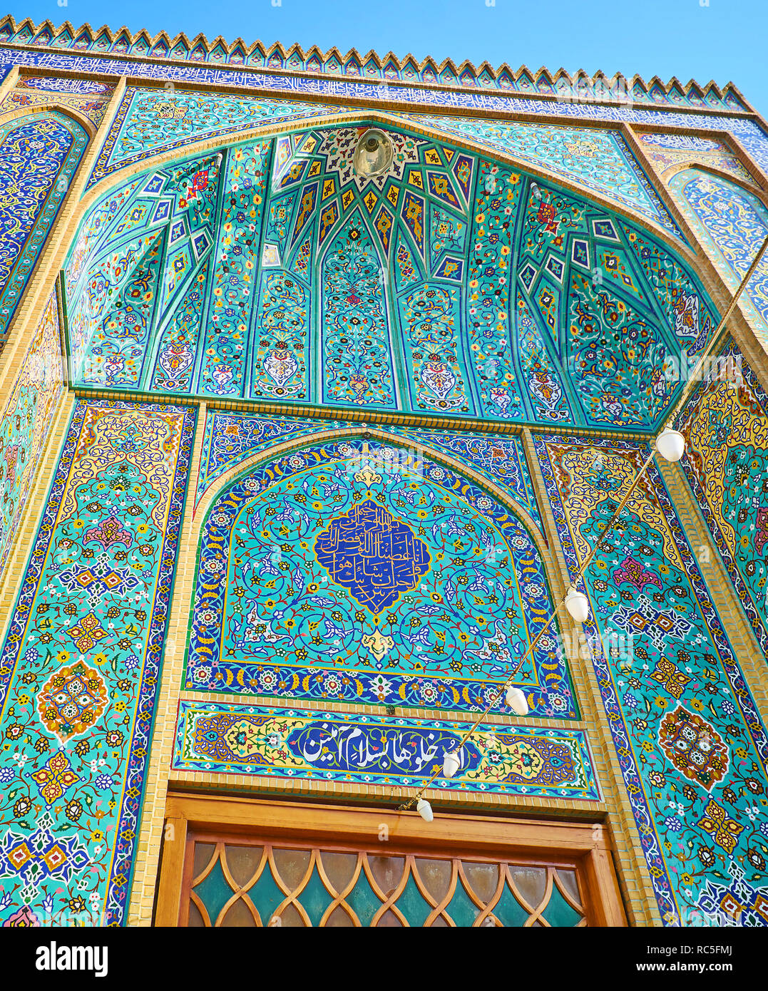 Islamic tile patterns hi-res stock photography and images - Alamy