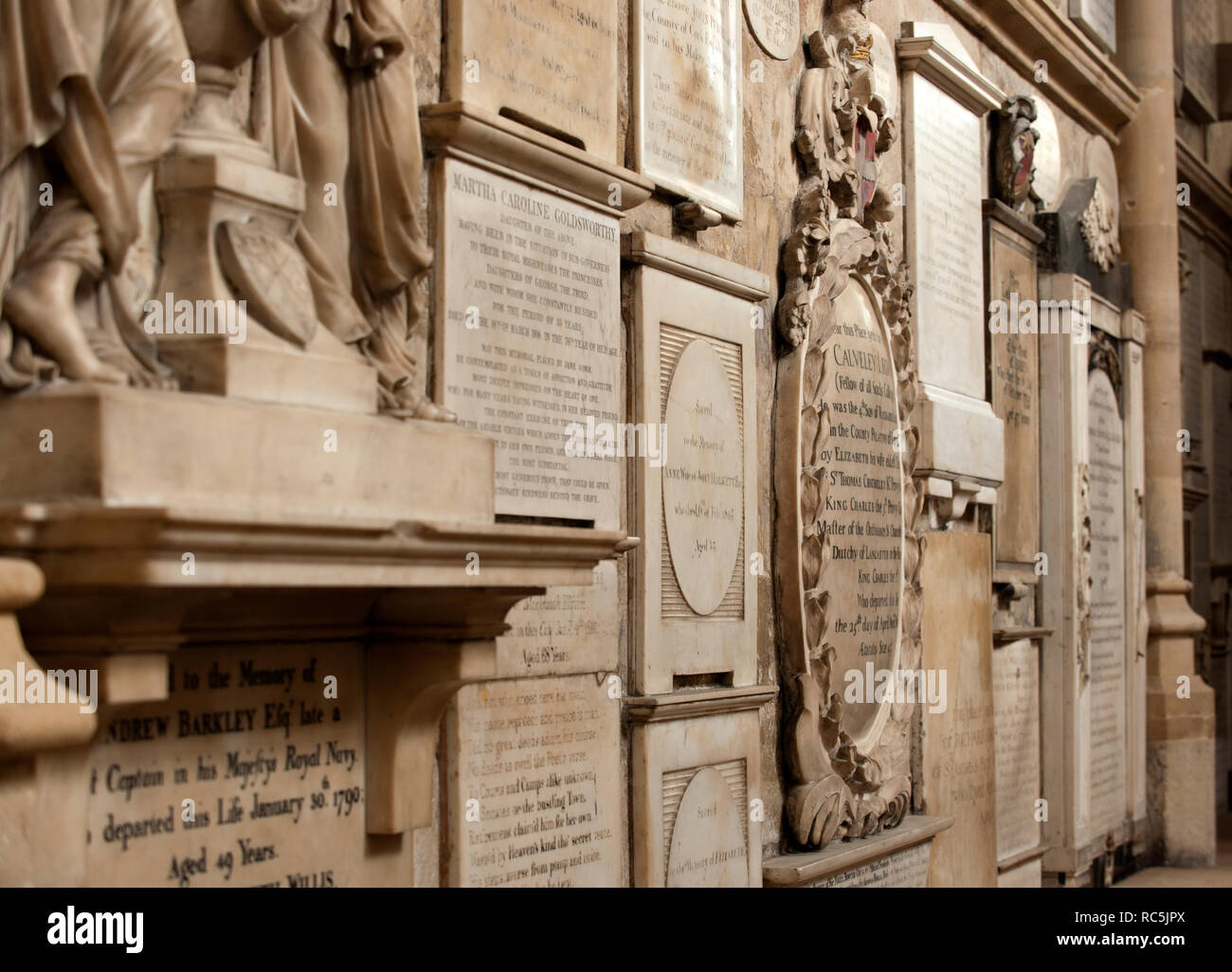 Bath abbey church art sculpture hi-res stock photography and images - Alamy