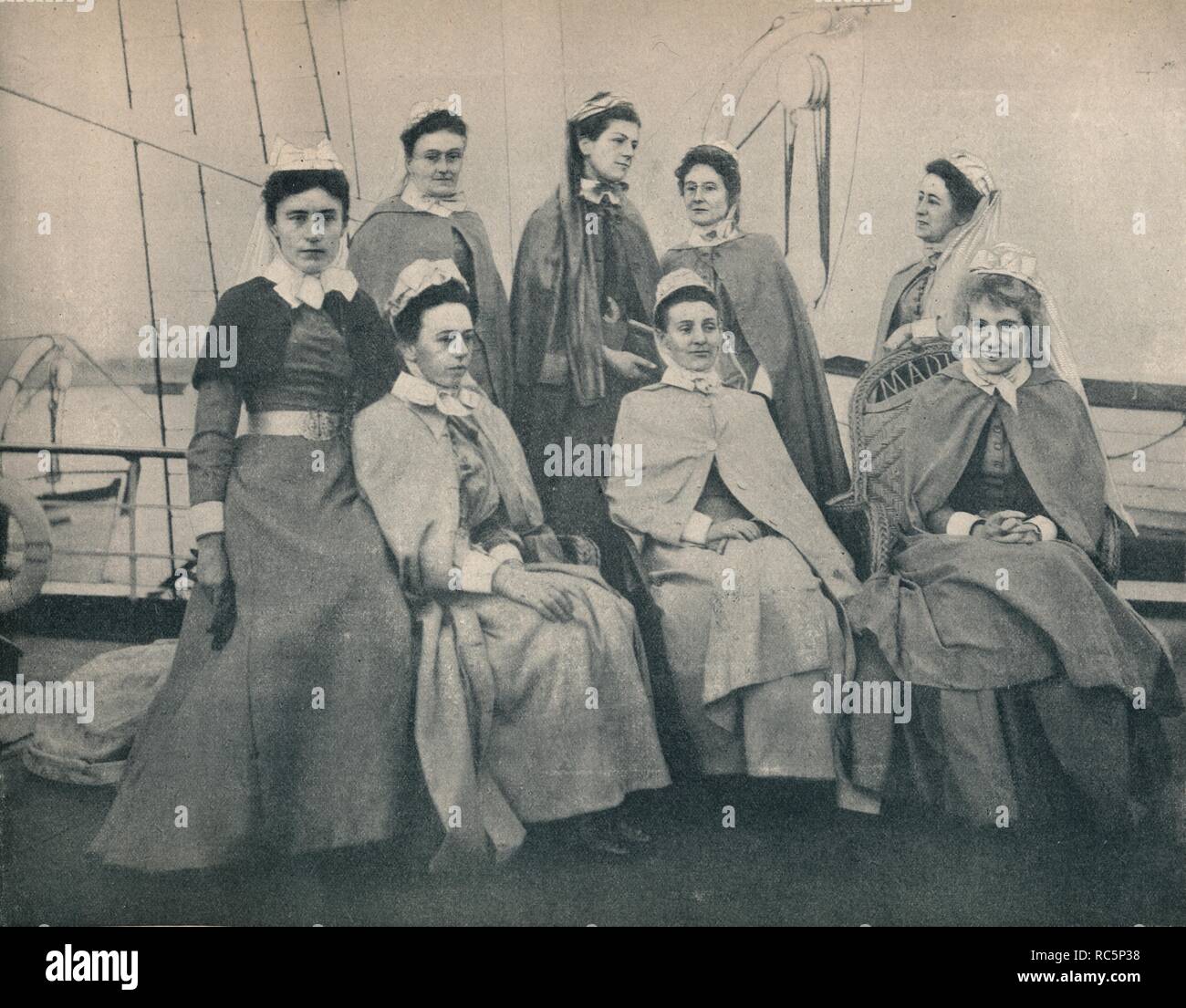 Nurses uniform 1900s hi-res stock photography and images - Alamy