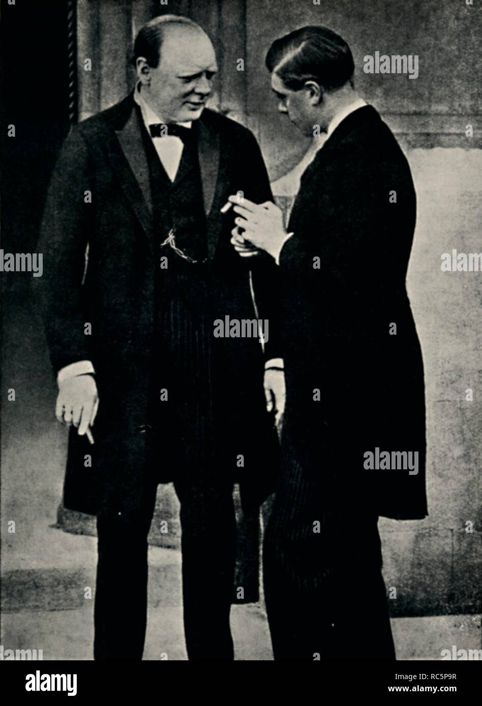 Smoking royal king hi-res stock photography and images - Alamy