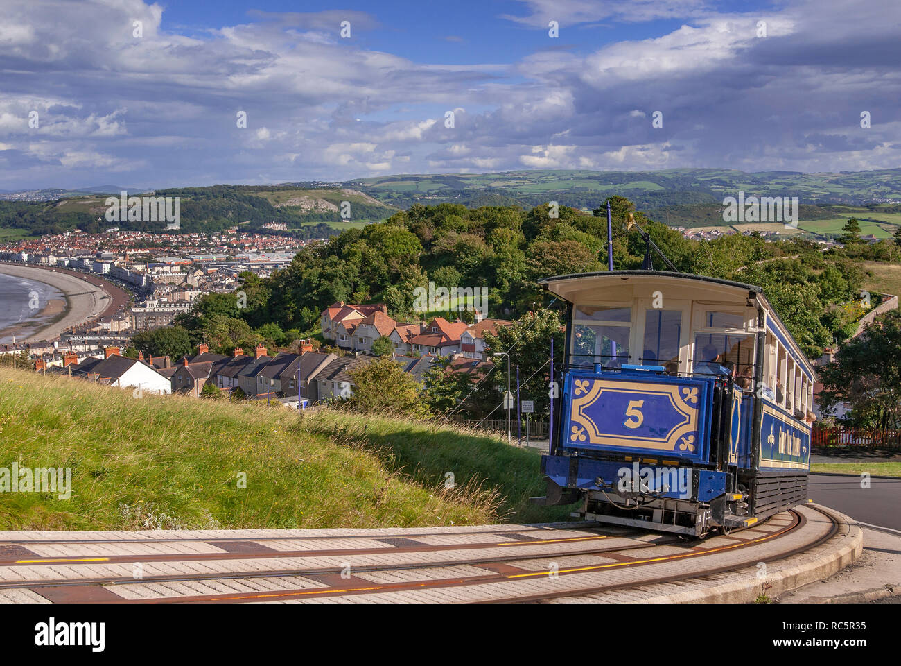 Victorian tram hi-res stock photography and images - Alamy