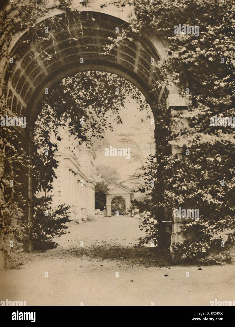 'Beautiful Grounds at Gunnersbury Opened to the Public as a New Park ...