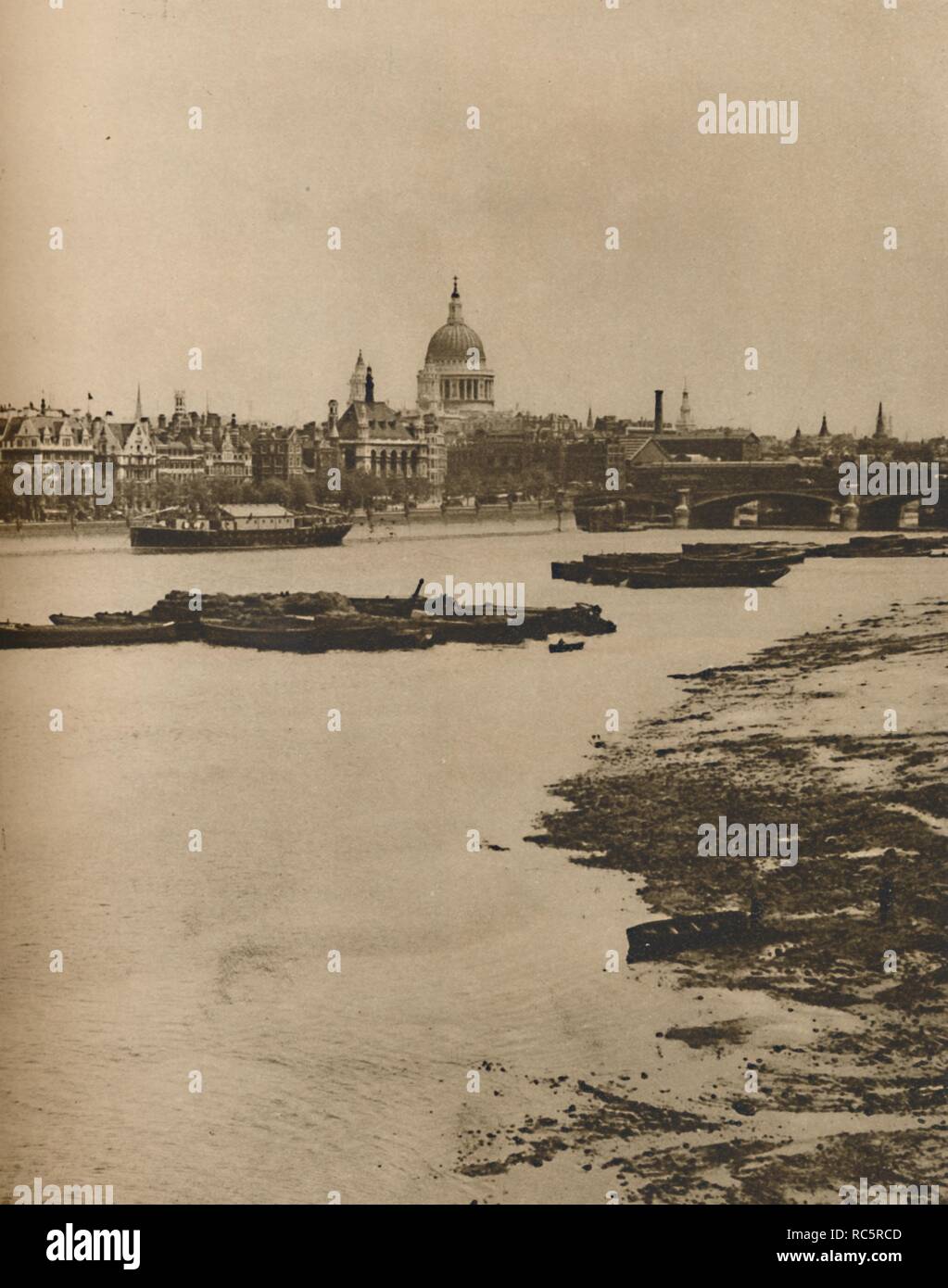 Blackfriars ship hi-res stock photography and images - Alamy