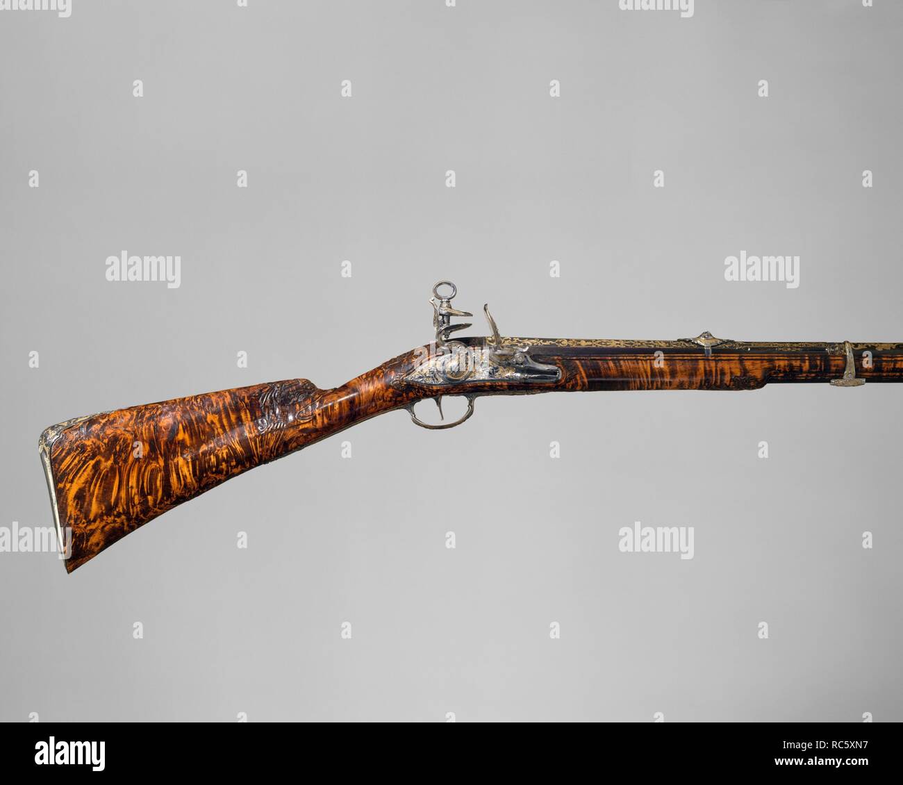 Hunting gun hi-res stock photography and images - Alamy