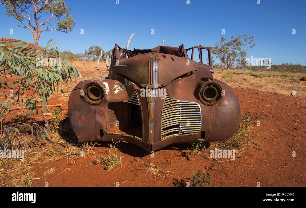 Abandoned car australia hi-res stock photography and images - Alamy