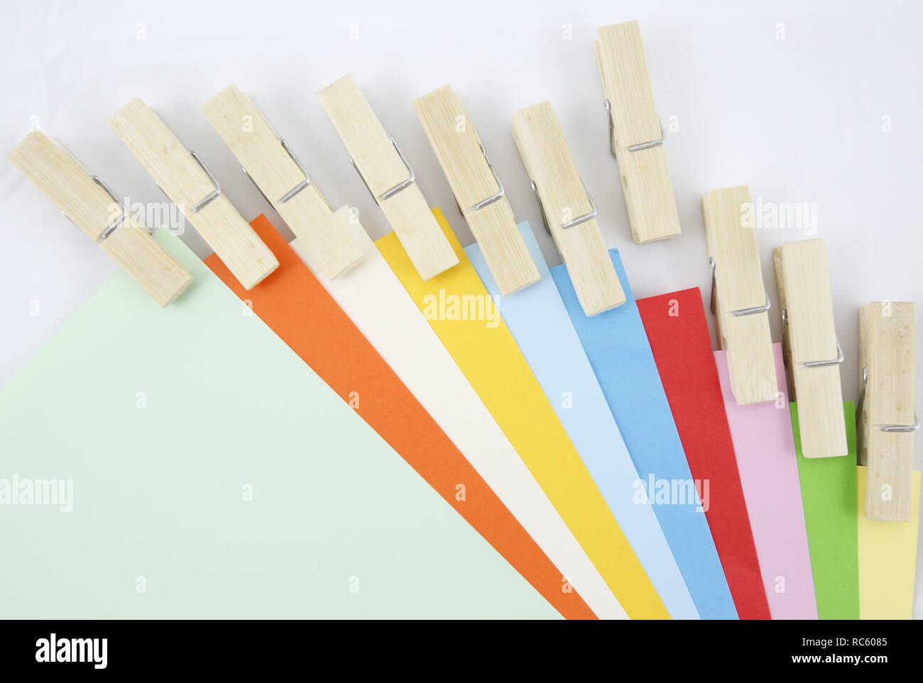 Red latches hi-res stock photography and images - Alamy