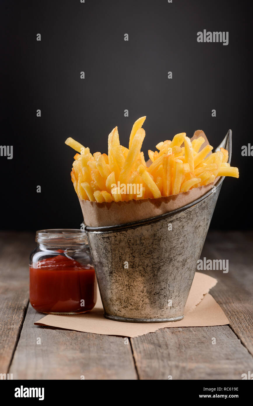Bucket of homemade French fries Stock Photo - Alamy