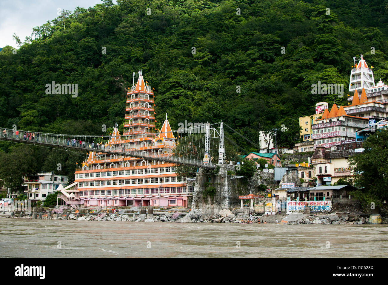 Old temple rishikesh india hi-res stock photography and images - Alamy