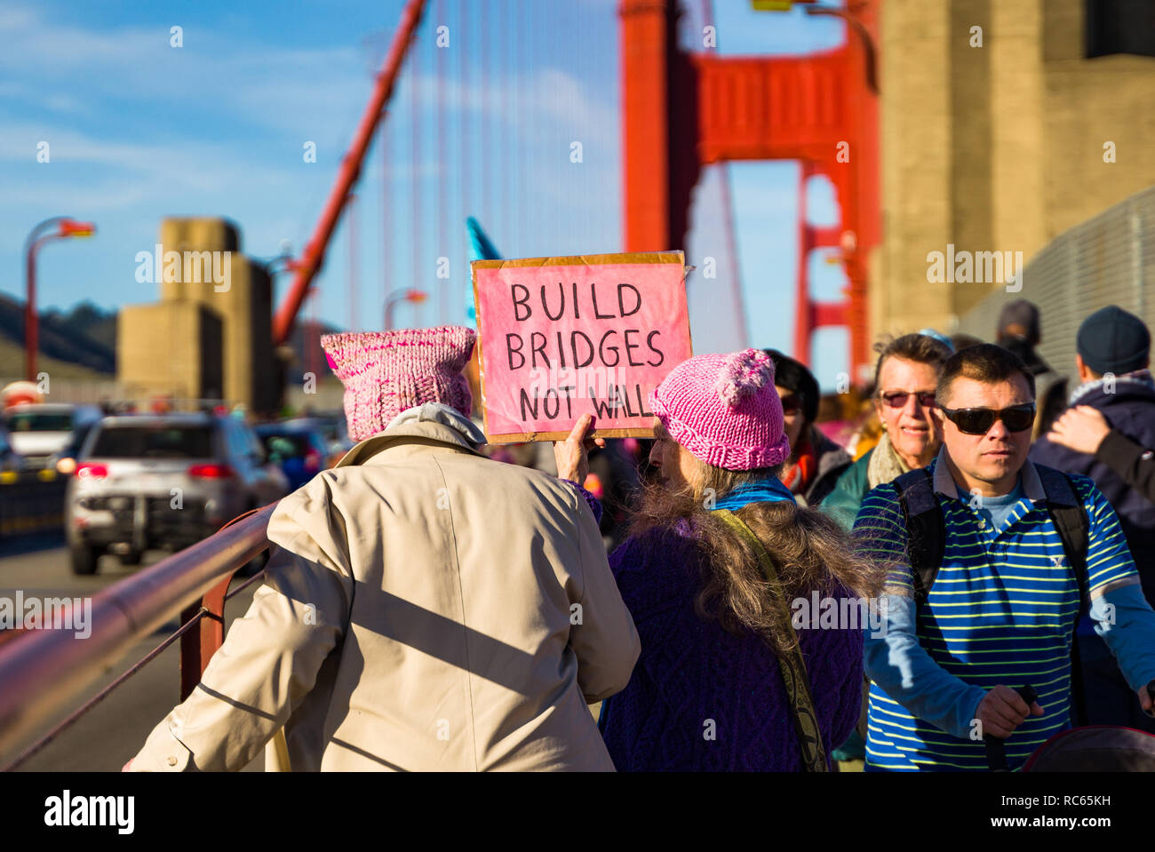 Golden gate bridge people flag hi-res stock photography and images - Alamy