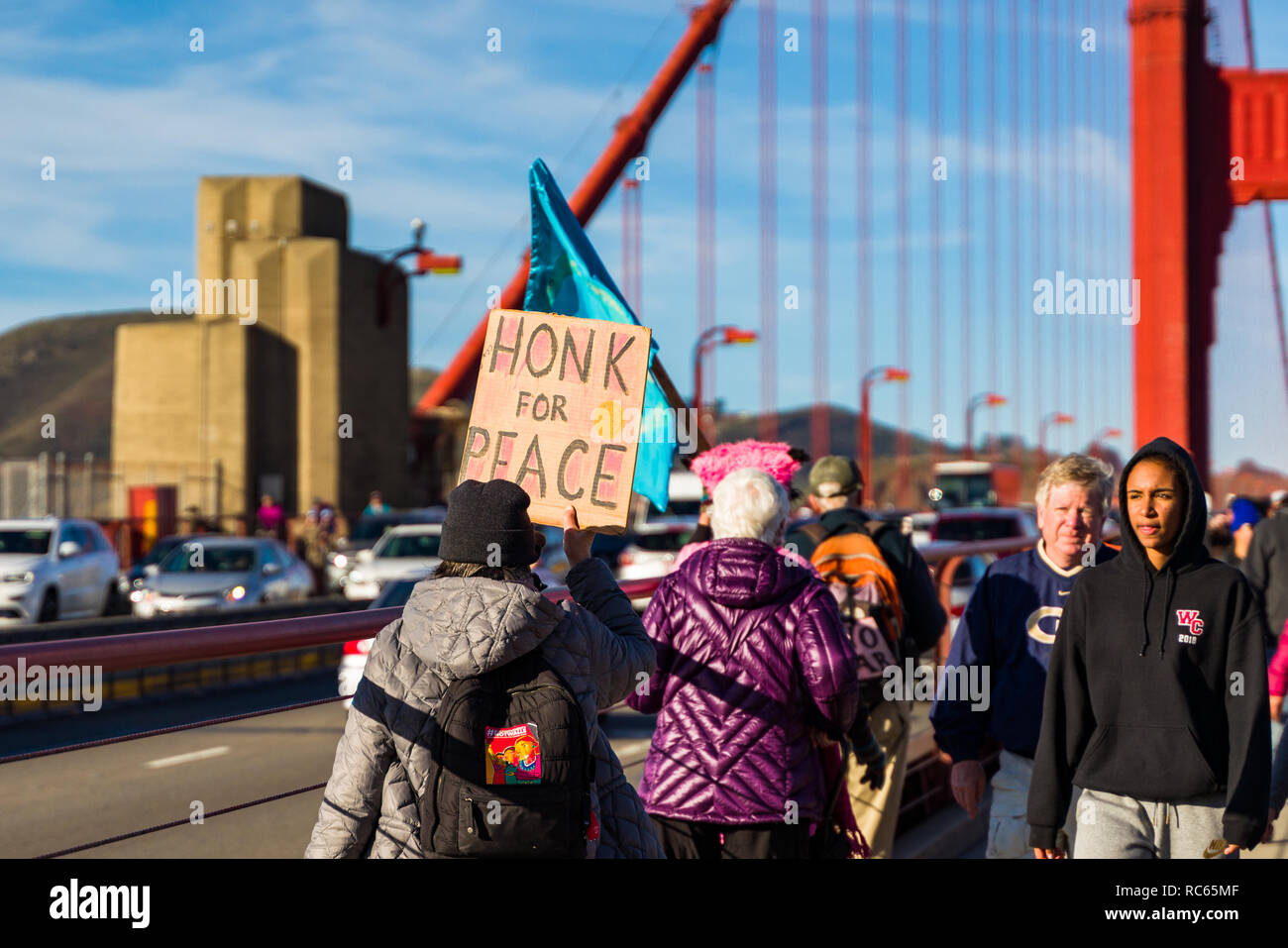 Golden gate bridge people flag hi-res stock photography and images - Alamy