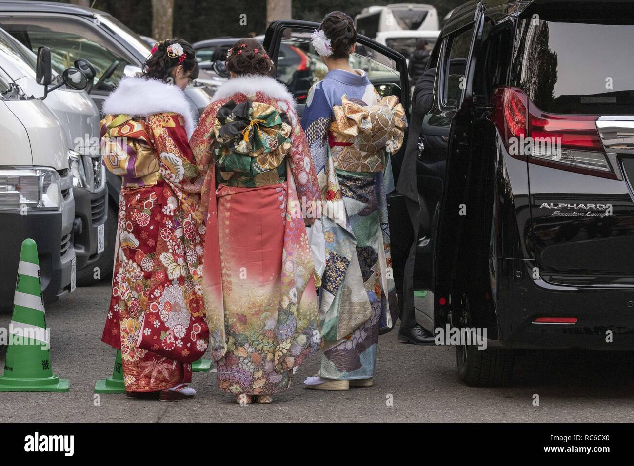 Tokyo, Japan. 14th Jan, 2019. Japanese girls dressed in colorful ...
