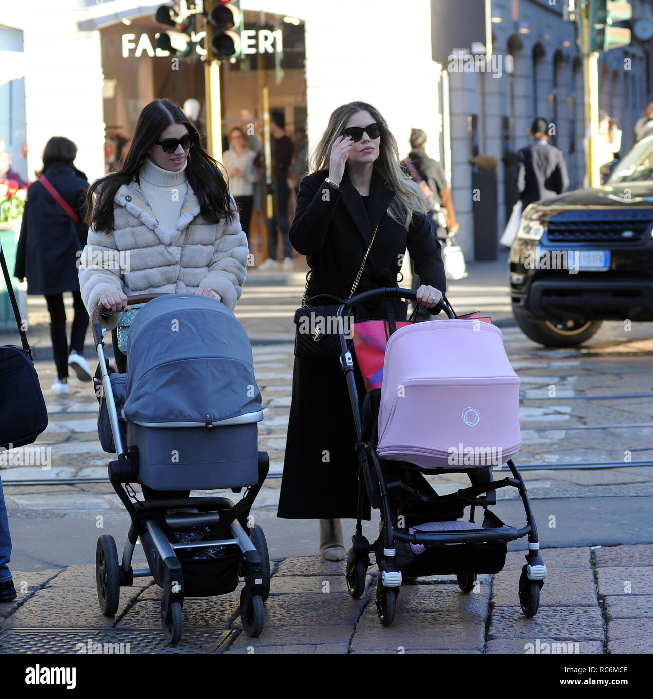 Milan, Costanza Caracciolo at lunch together with the little Stella ...