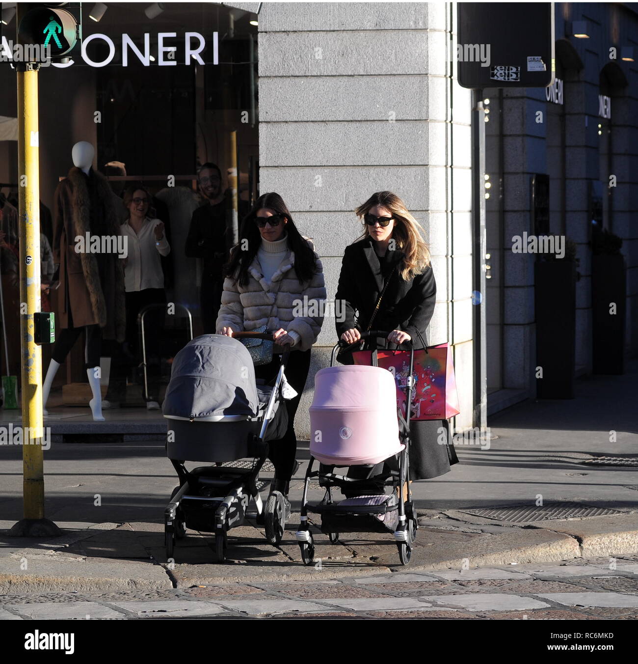 Milan, Costanza Caracciolo at lunch together with the little Stella ...