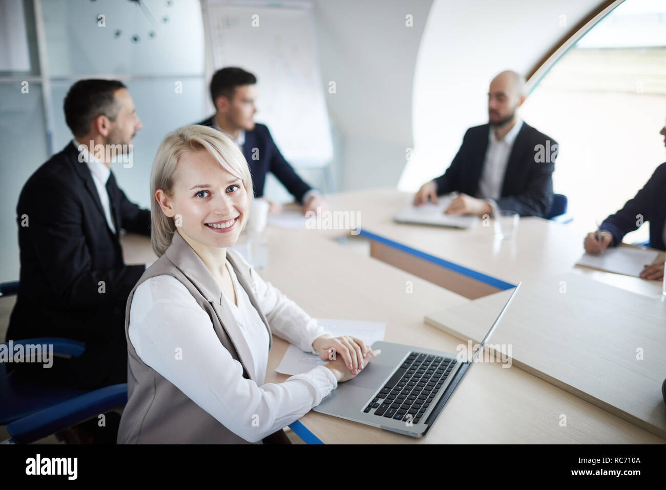 Networking event formal hi-res stock photography and images - Alamy