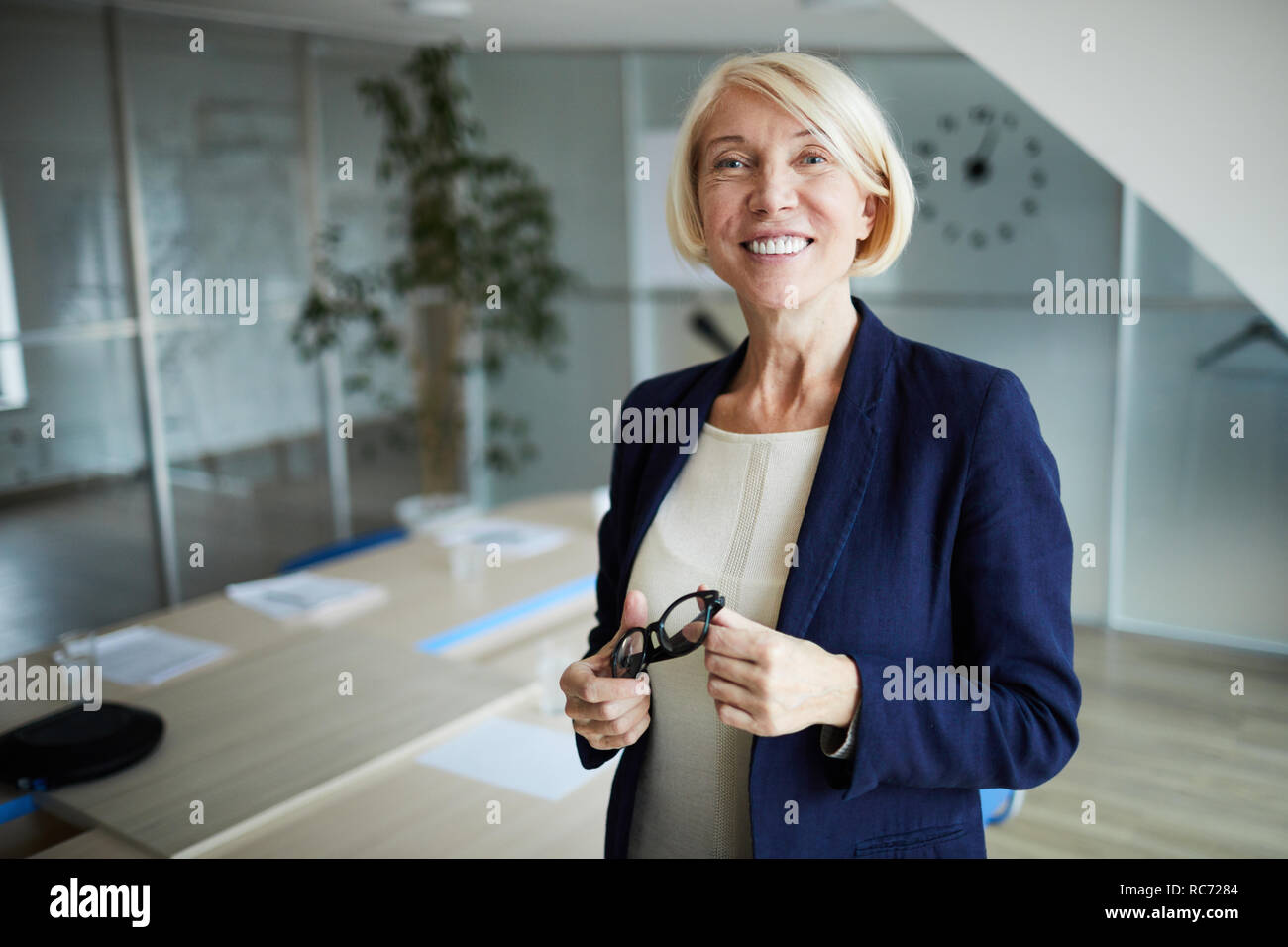 Professional manager hi-res stock photography and images - Alamy