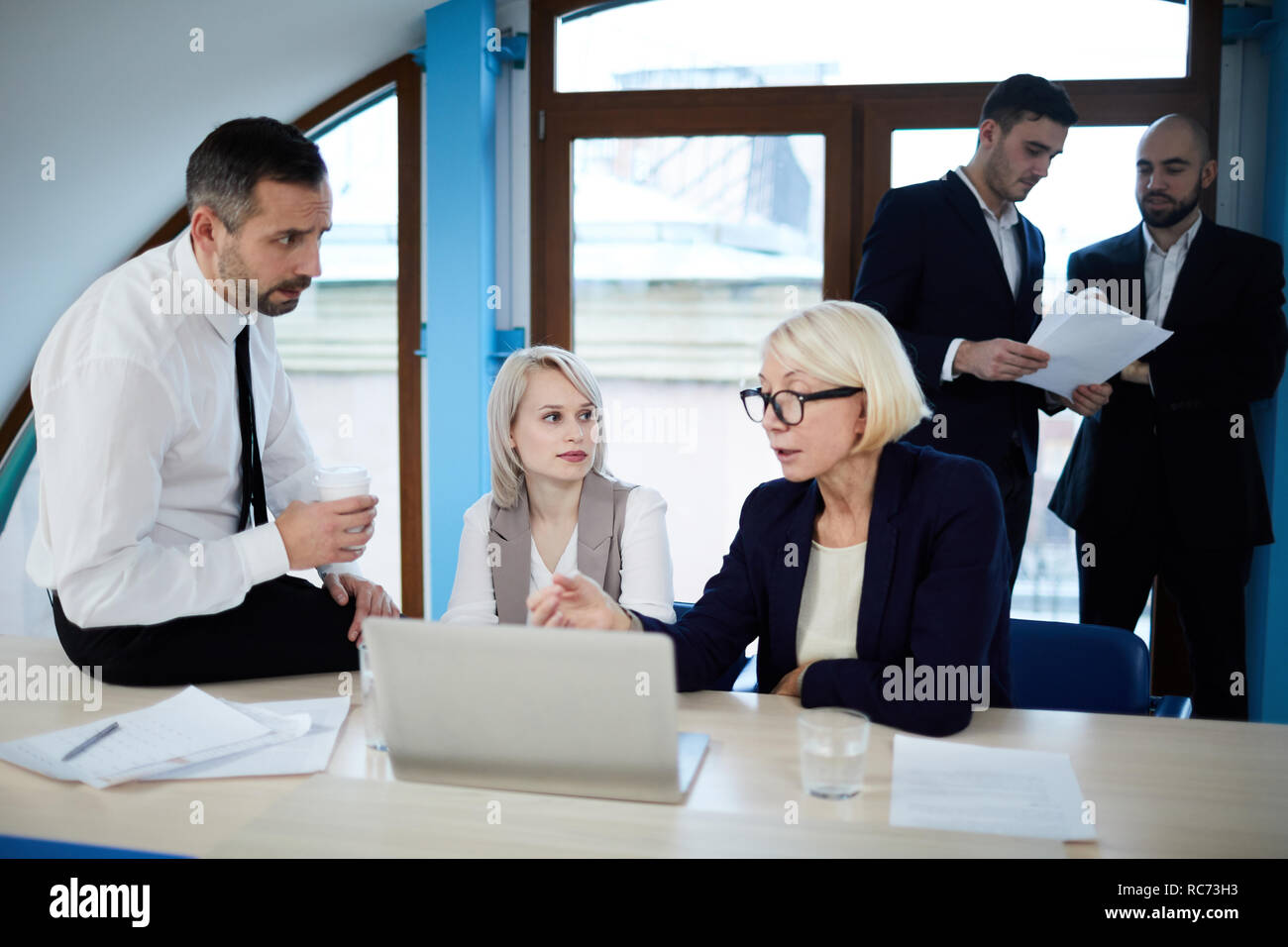 Project presentation hi-res stock photography and images - Alamy