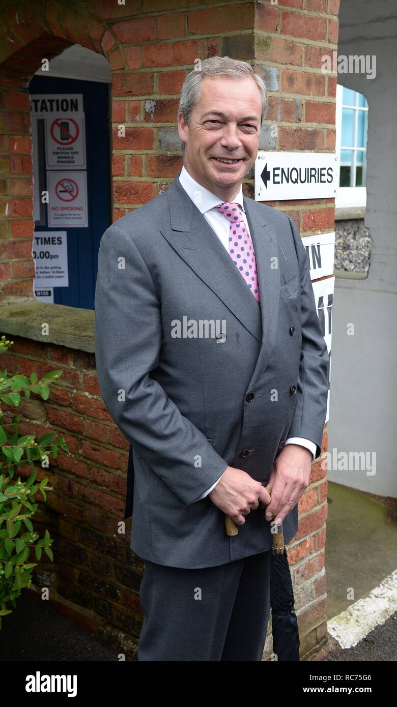Polling tie hi-res stock photography and images - Alamy