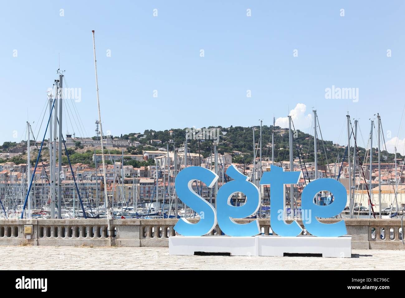 Sete harbor hi-res stock photography and images - Alamy