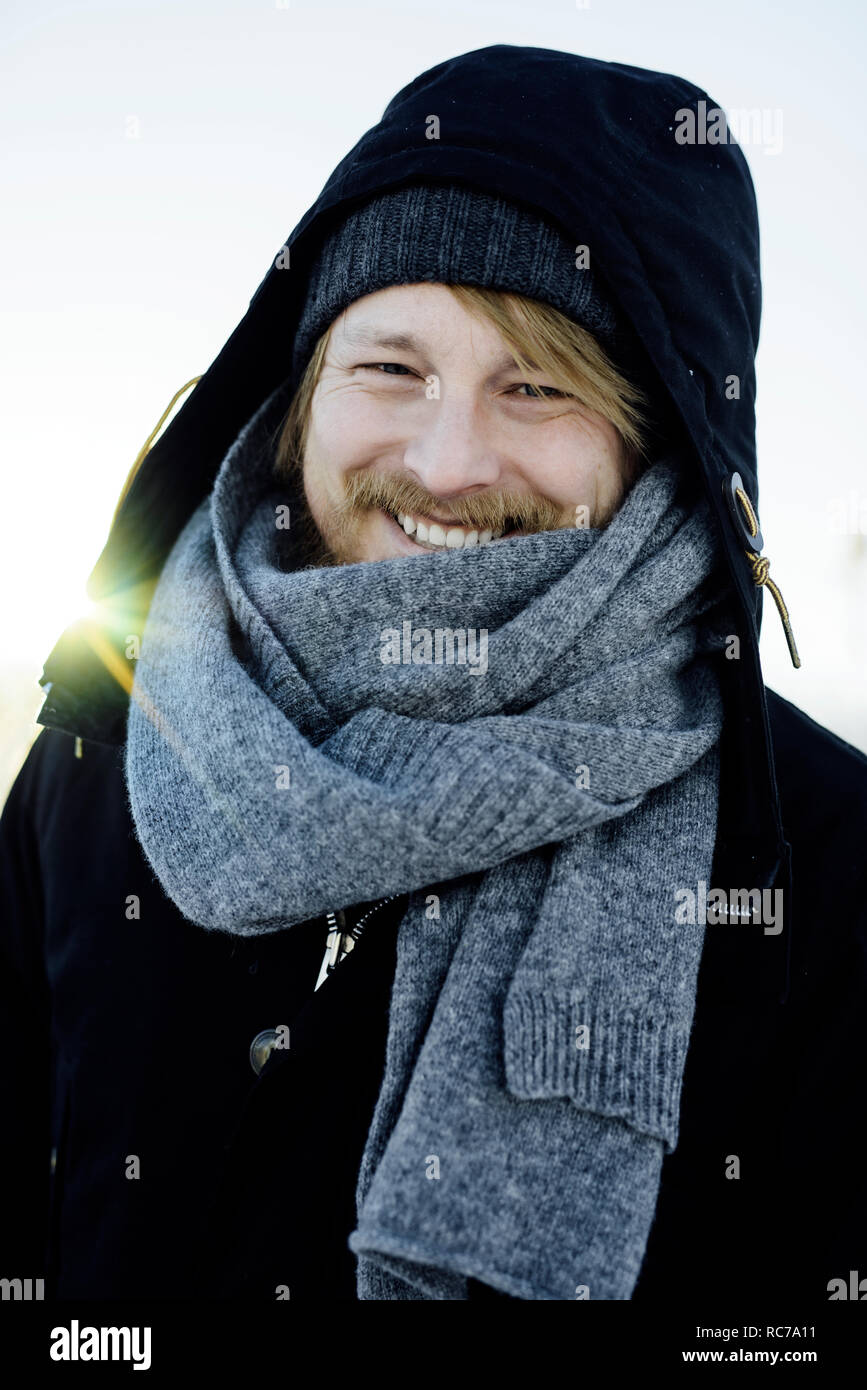 Man in the winter hi-res stock photography and images - Alamy