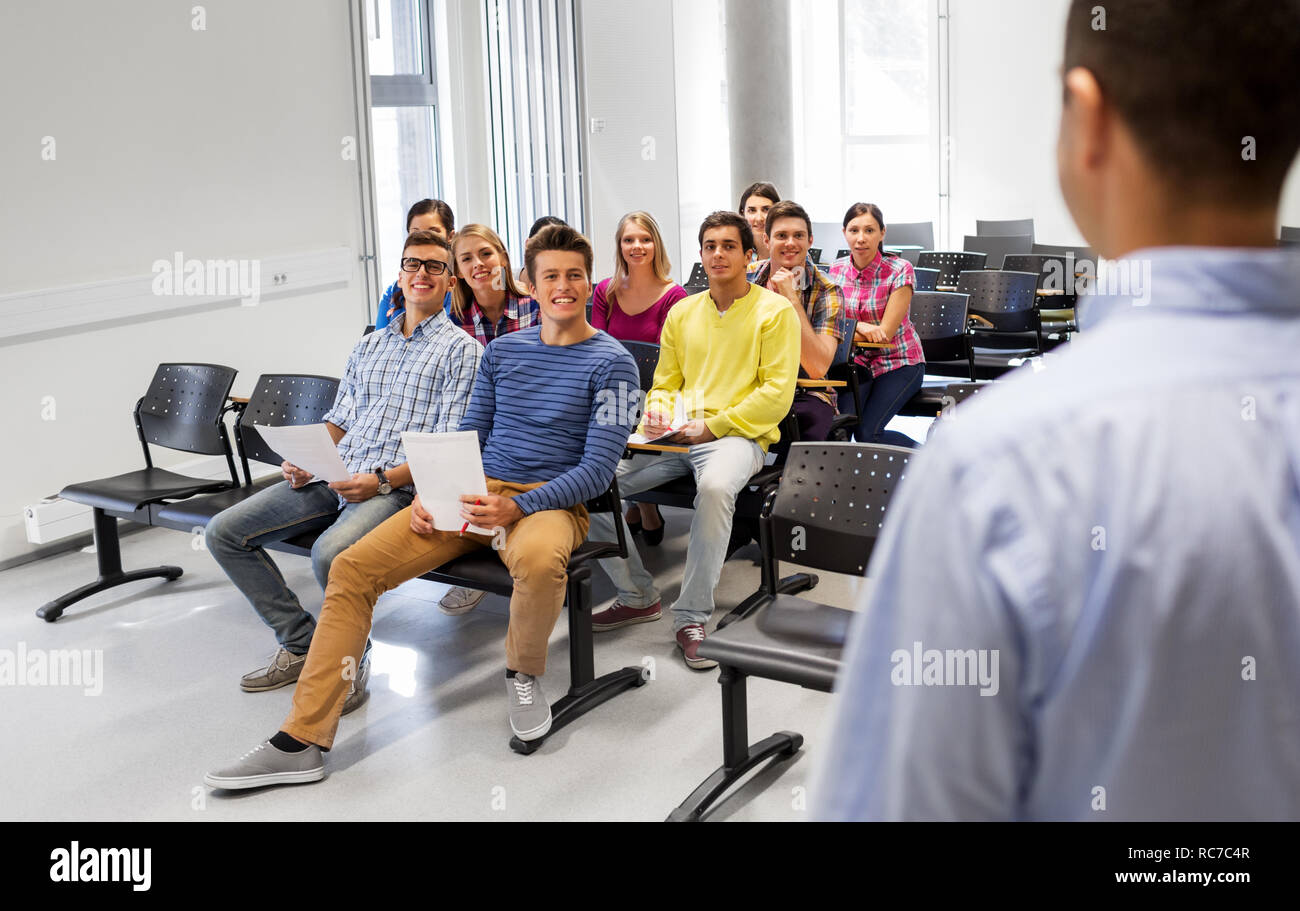 group of students and teacher at lecture hall Stock Photo - Alamy