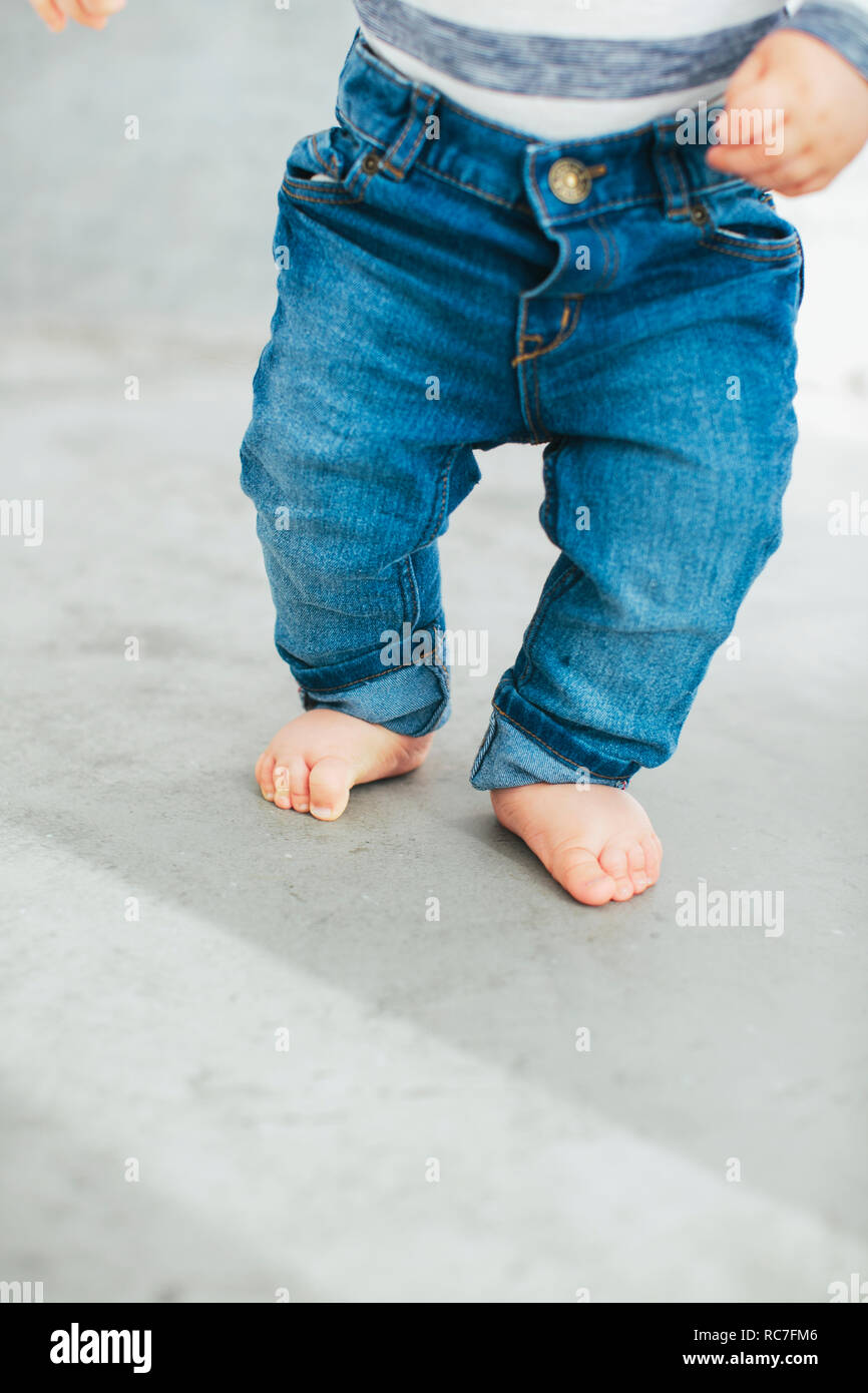 Boy one leg hi-res stock photography and images - Alamy