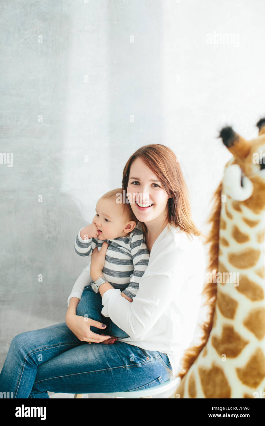 Mother and baby giraffe hug hi-res stock photography and images - Alamy