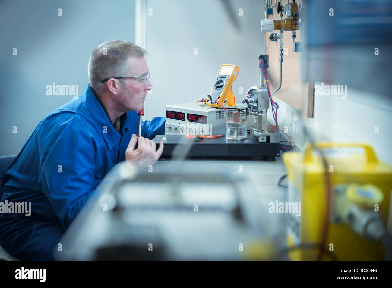 Check pressure gauge hi-res stock photography and images - Alamy