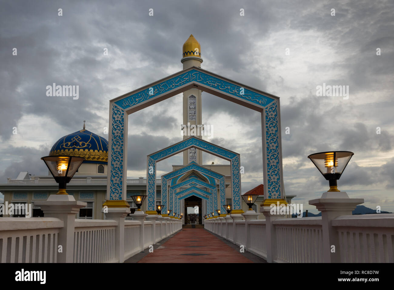 Floating mosque in Pangkor Island Stock Photo - Alamy
