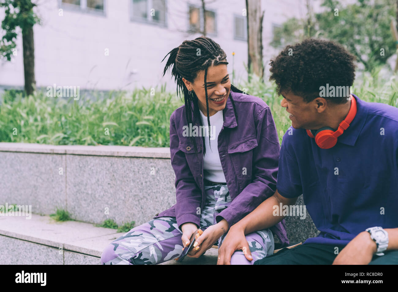 Brother and sister talking hi-res stock photography and images - Alamy