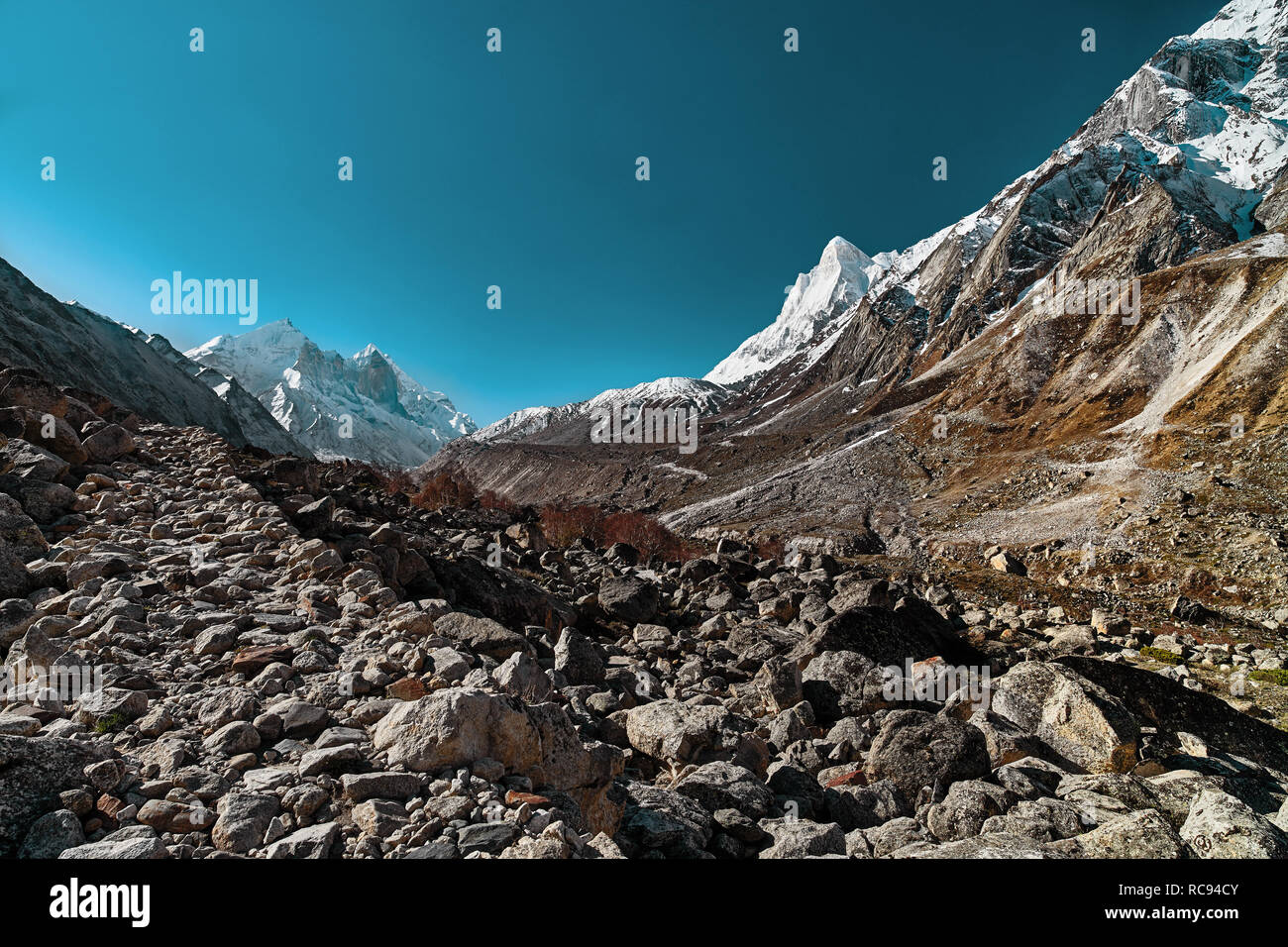 Valley and Mountains View in Himalaya. Gaumukh glacier, Gangotri ...